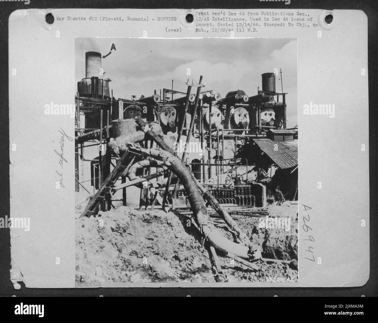 Distillation tower damage hi-res stock photography and images - Alamy