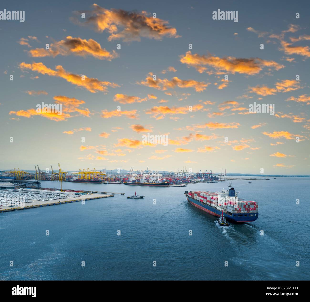 Shipyard Cargo Container Sea Port Freight forwarding service logistics ...