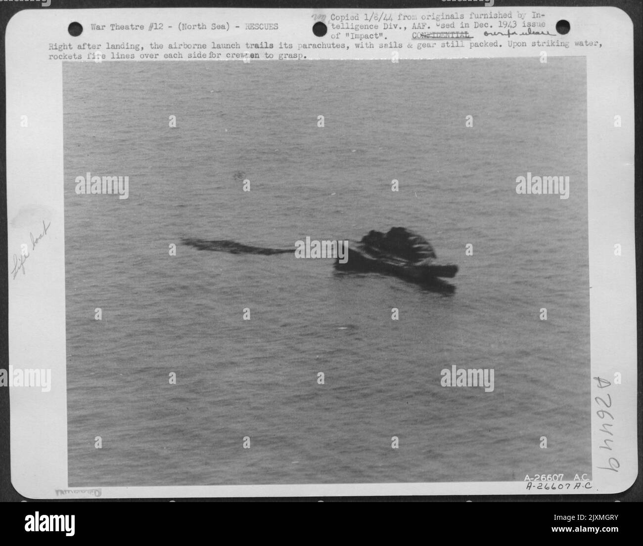 Landing over water Black and White Stock Photos & Images - Alamy