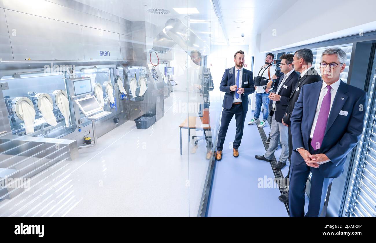 07 September 2022, Saxony-Anhalt, Dessau-Roßlau: Site Manager Björn ...