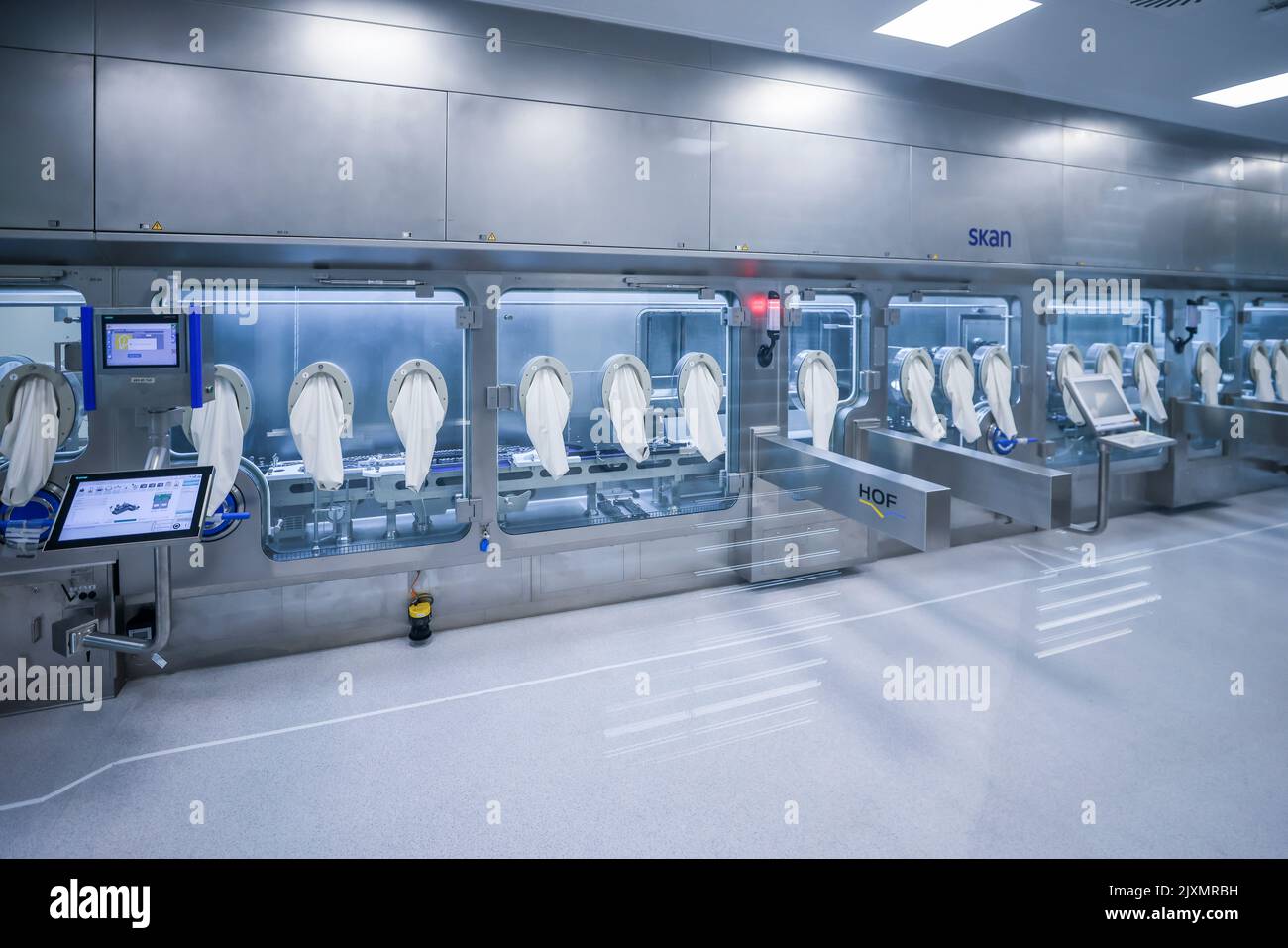 07 September 2022, Saxony-Anhalt, Dessau-Roßlau: View of the new plant ...