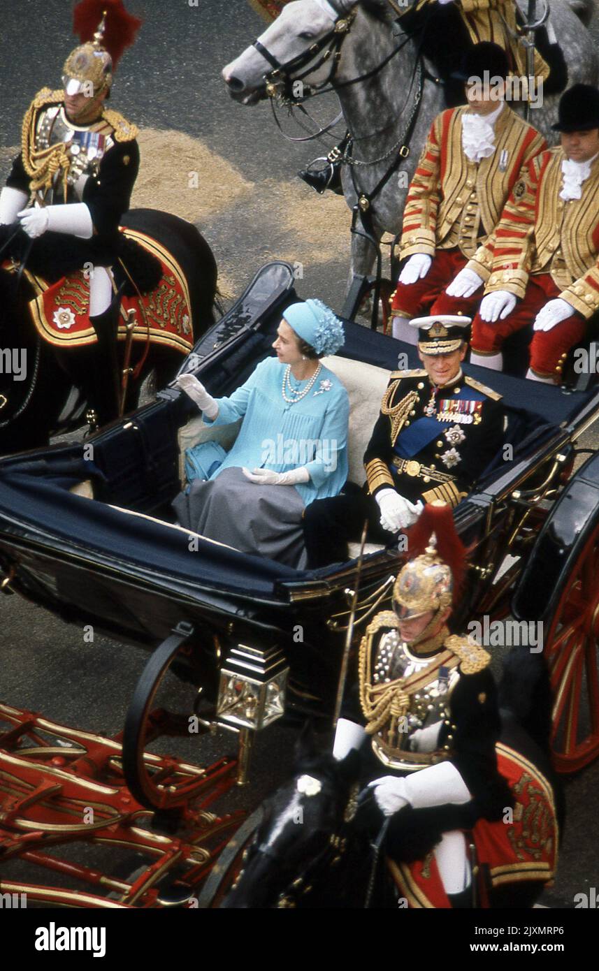 Hrh the prince of wales and lady diana spencer hi-res stock photography ...
