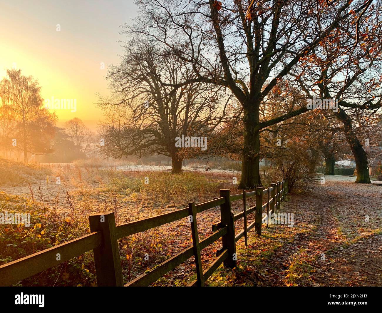 A rural sunrise in the Nottinghamshire countryside, UK Stock Photo - Alamy