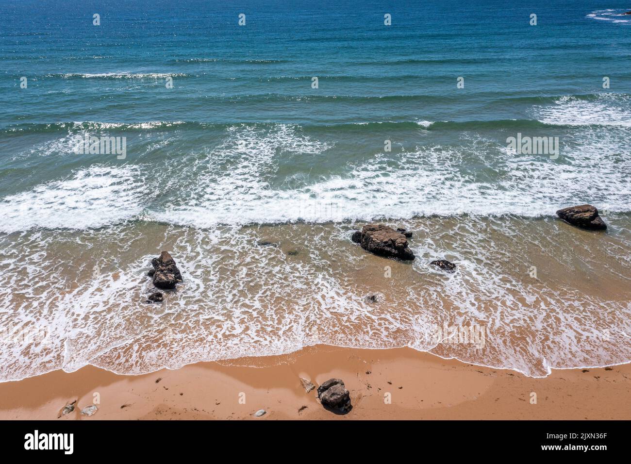 Warm texture tropical lagoon beach hi-res stock photography and images ...