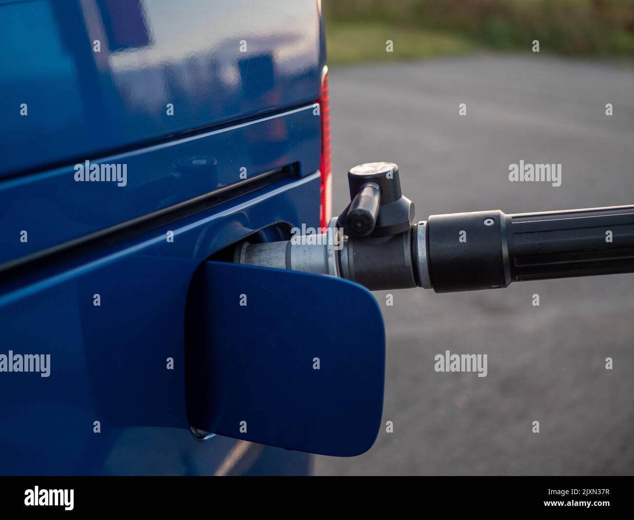 Cng gas filling tank hi-res stock photography and images - Alamy