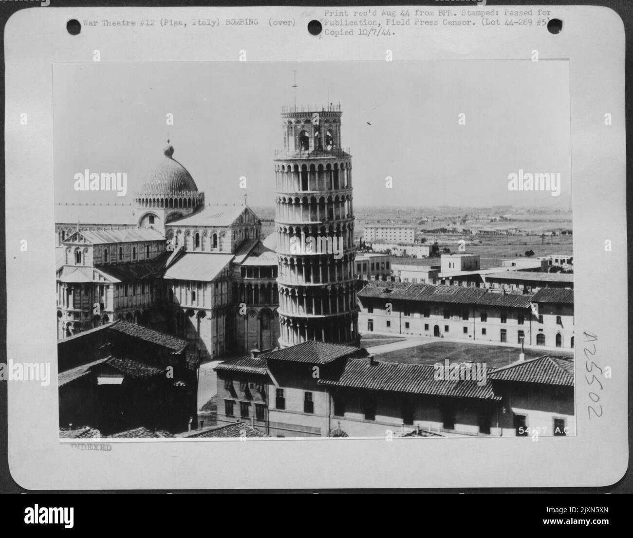 Close up of the famous Leaning Tower of Pisa shows no damage from ...