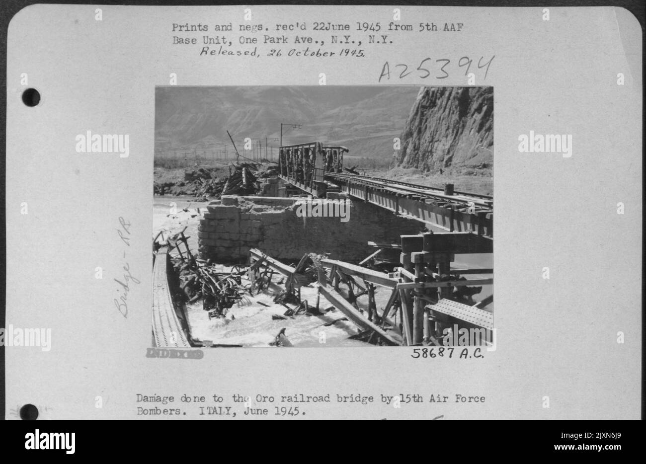 Damage done by bombing hi-res stock photography and images - Alamy