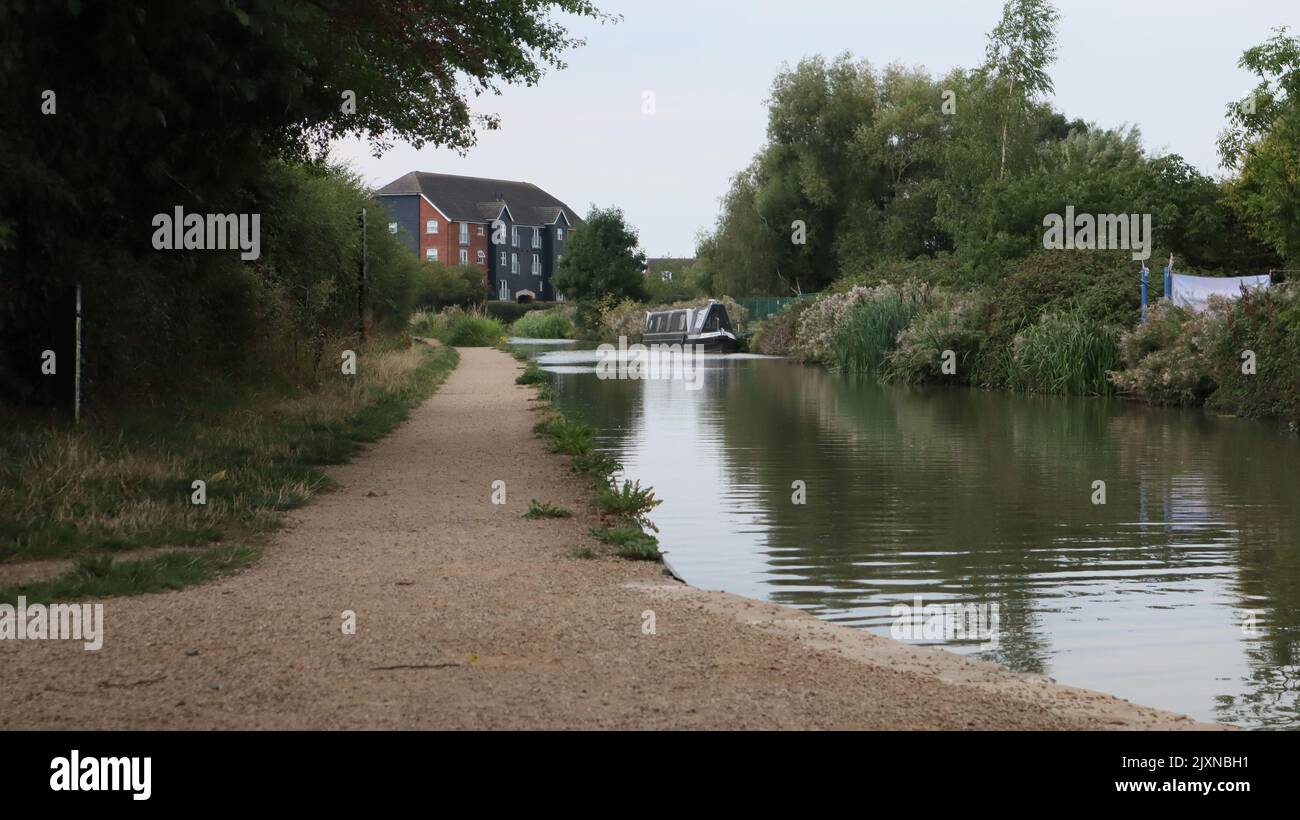 Traveling the uk canals hi-res stock photography and images - Alamy