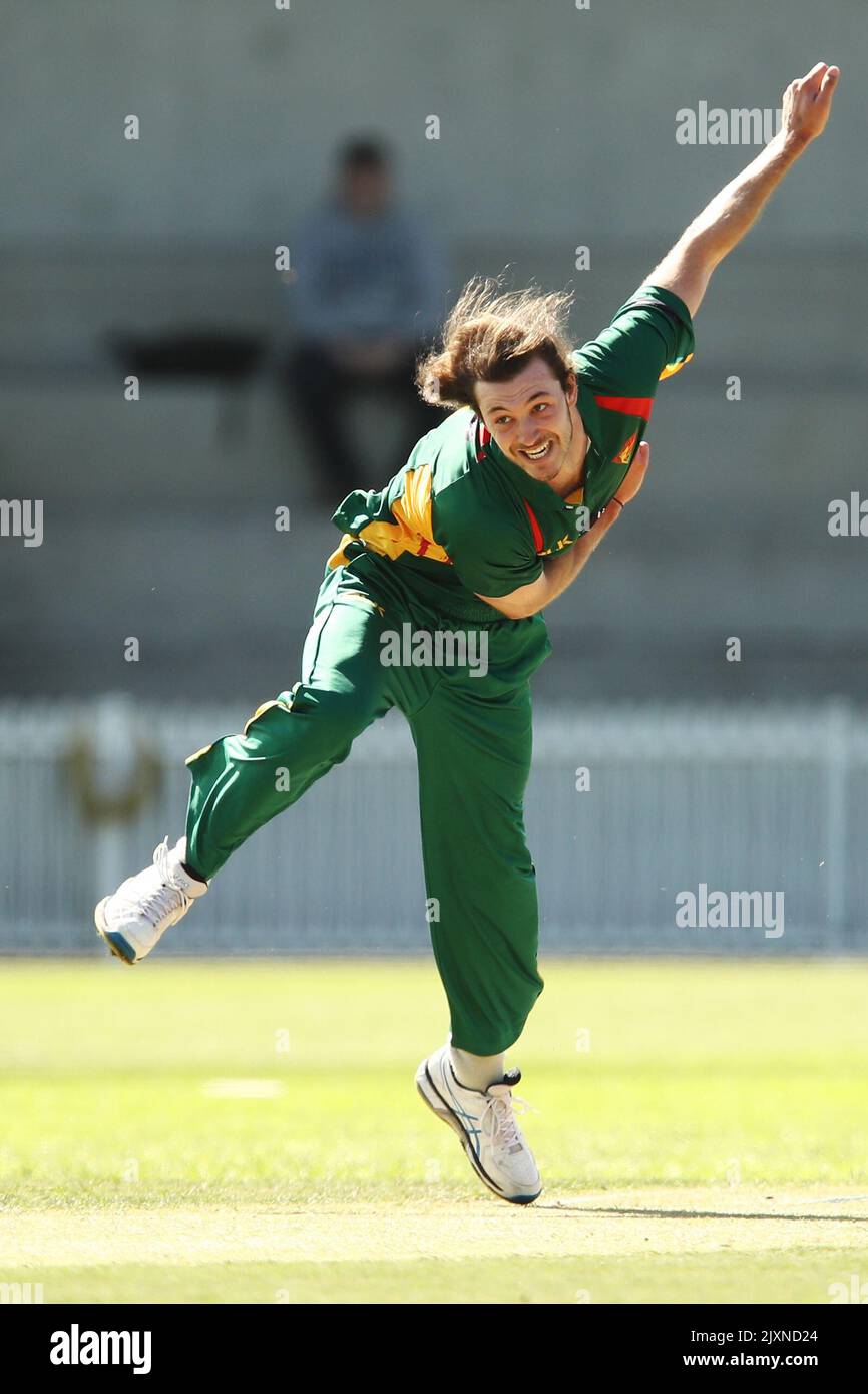 Gabe Bell of Tasmania bowls during the JLT One-Day Cup 2018 Semi Final ...