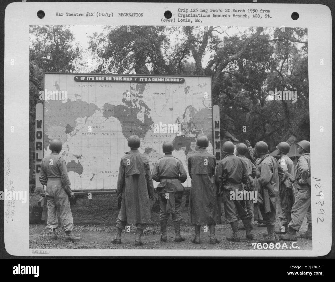 Photo map of world Black and White Stock Photos & Images - Alamy