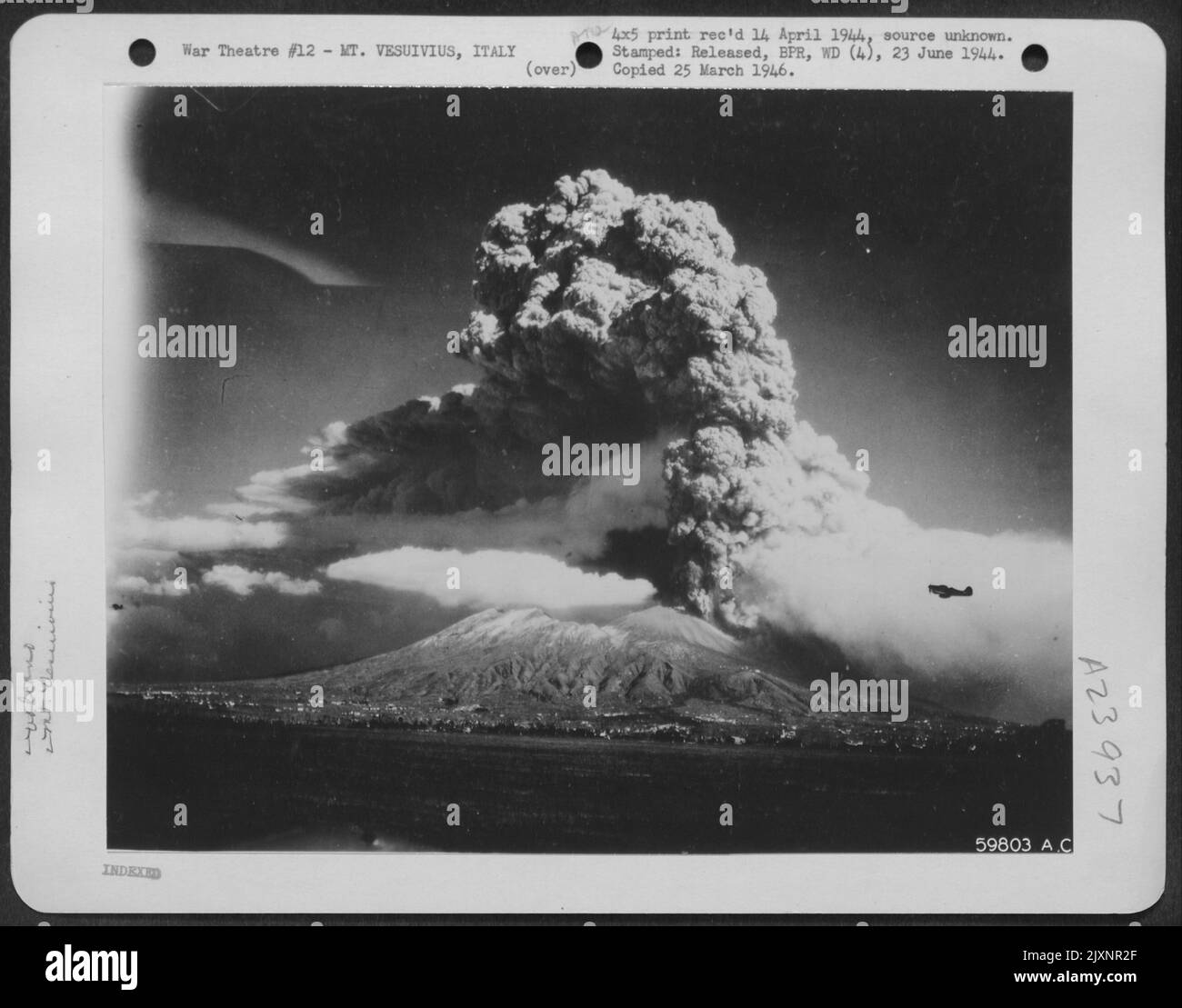 The Eruption Of Mt. Vesuvius With A Curtiss P-40 From Capodichino ...