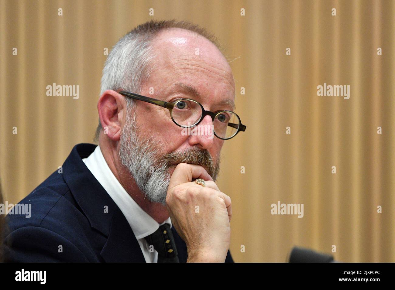 ABC Head of Editorial Policy Alan Sunderland appears at a Senate ...
