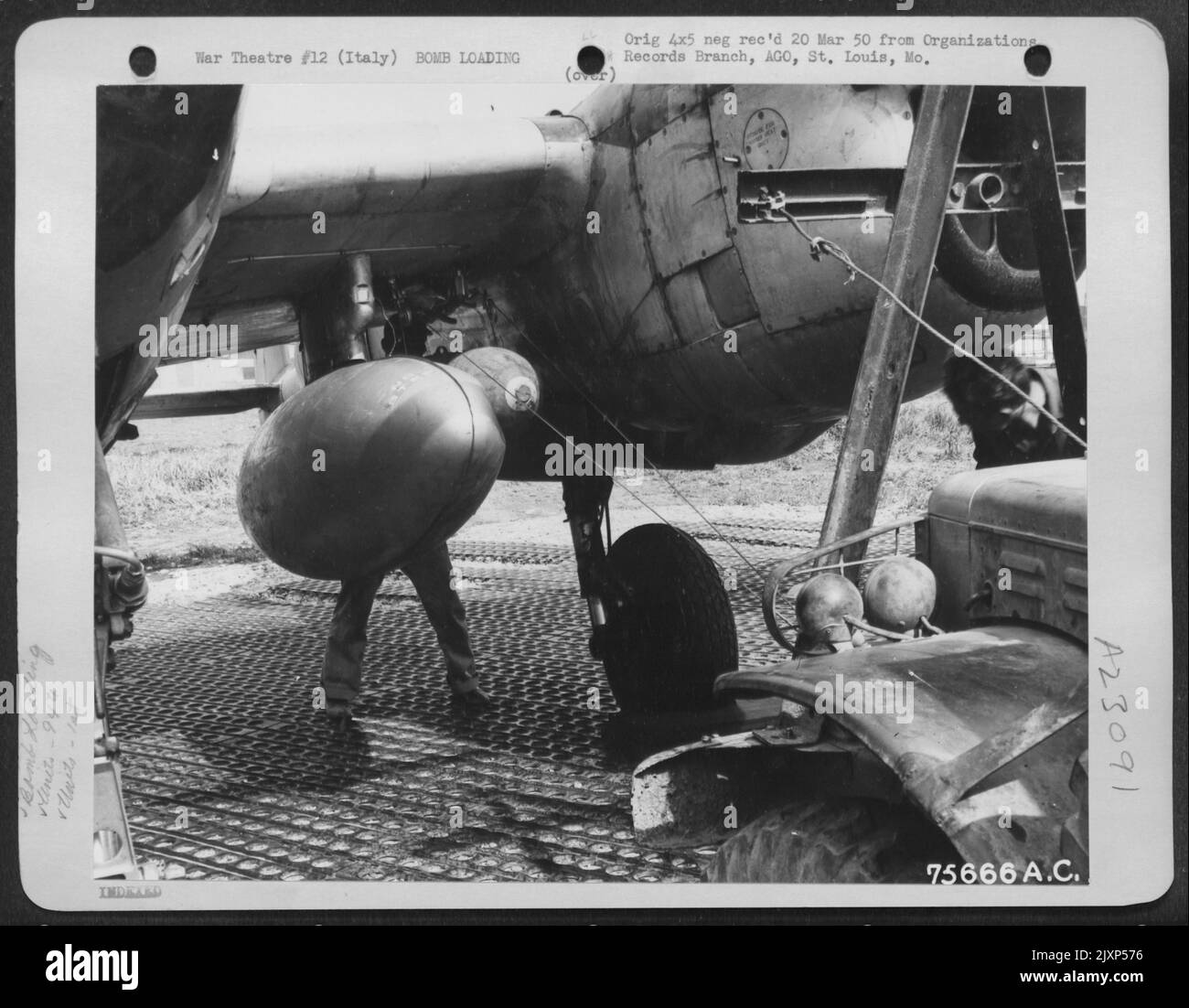 500 lb bomb hi-res stock photography and images - Alamy
