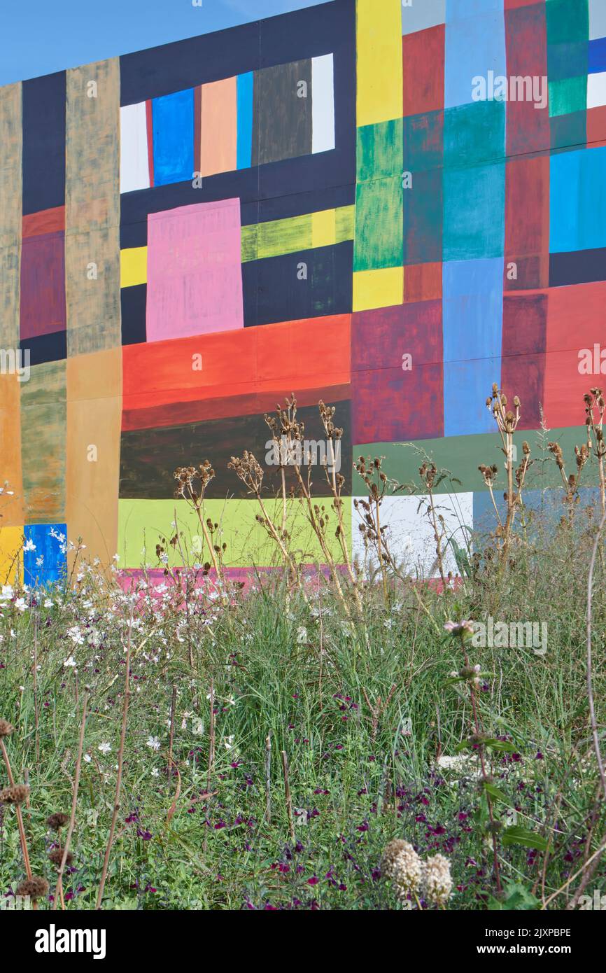 Atta Kwami Maria Lassing Prize Mural, DzidzƆ kple amenuveve (Joy and ...