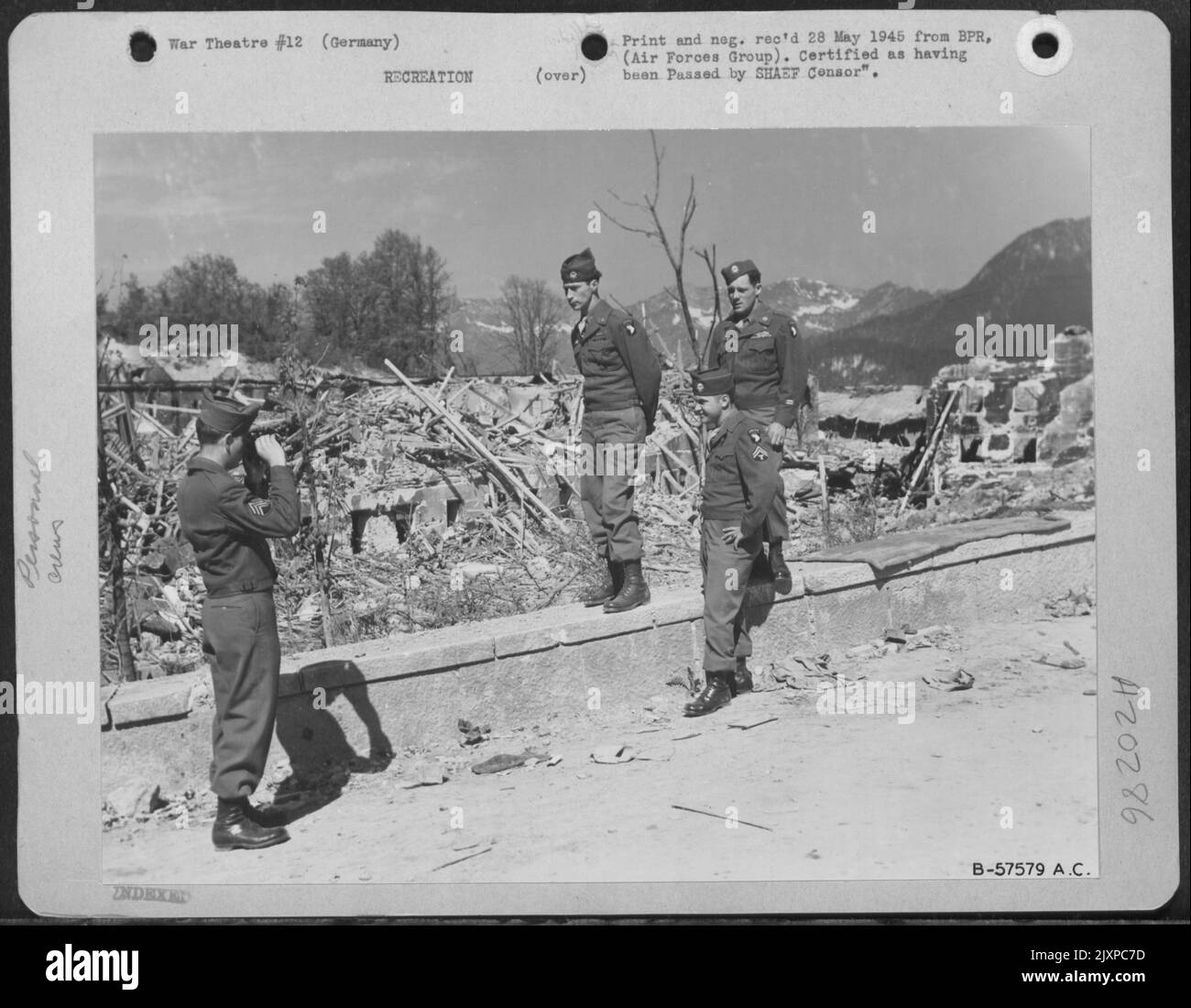 327th infantry regiment Black and White Stock Photos & Images - Alamy