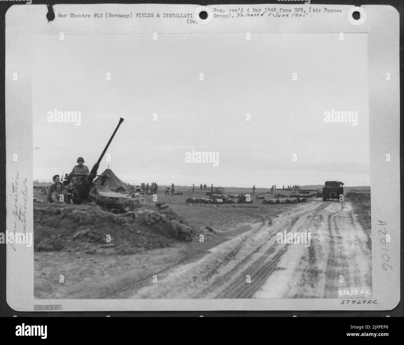 Aviation Engineers Of The 9Th Engineer Command Laying A New American ...
