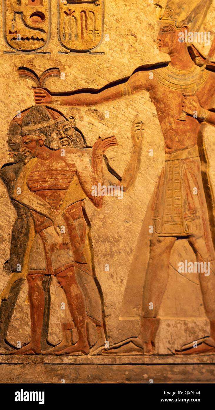 Ramses the great and the gold of the pharaohs hi-res stock photography ...
