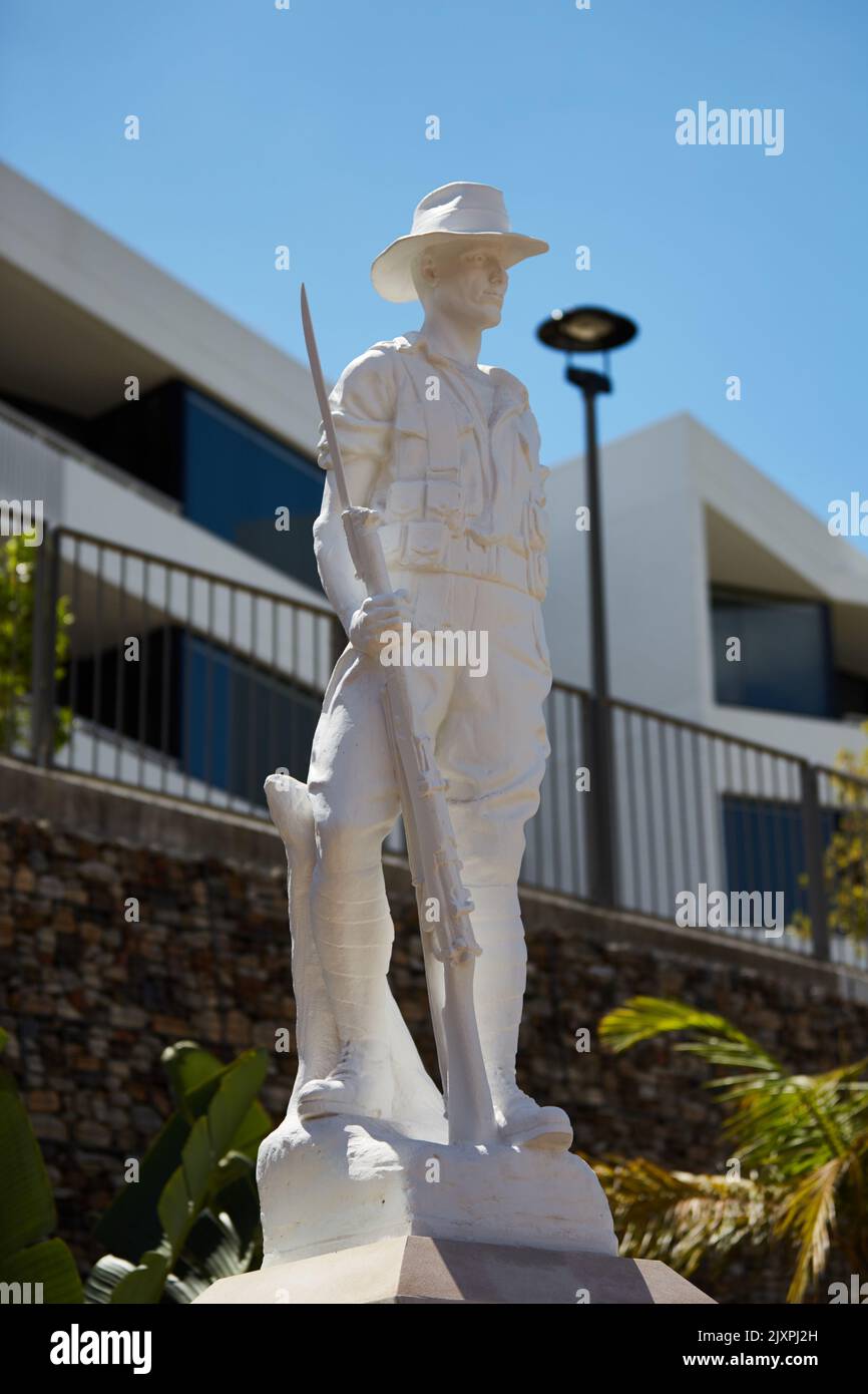 The first statue of a World War I digger soldier created in Australia ...