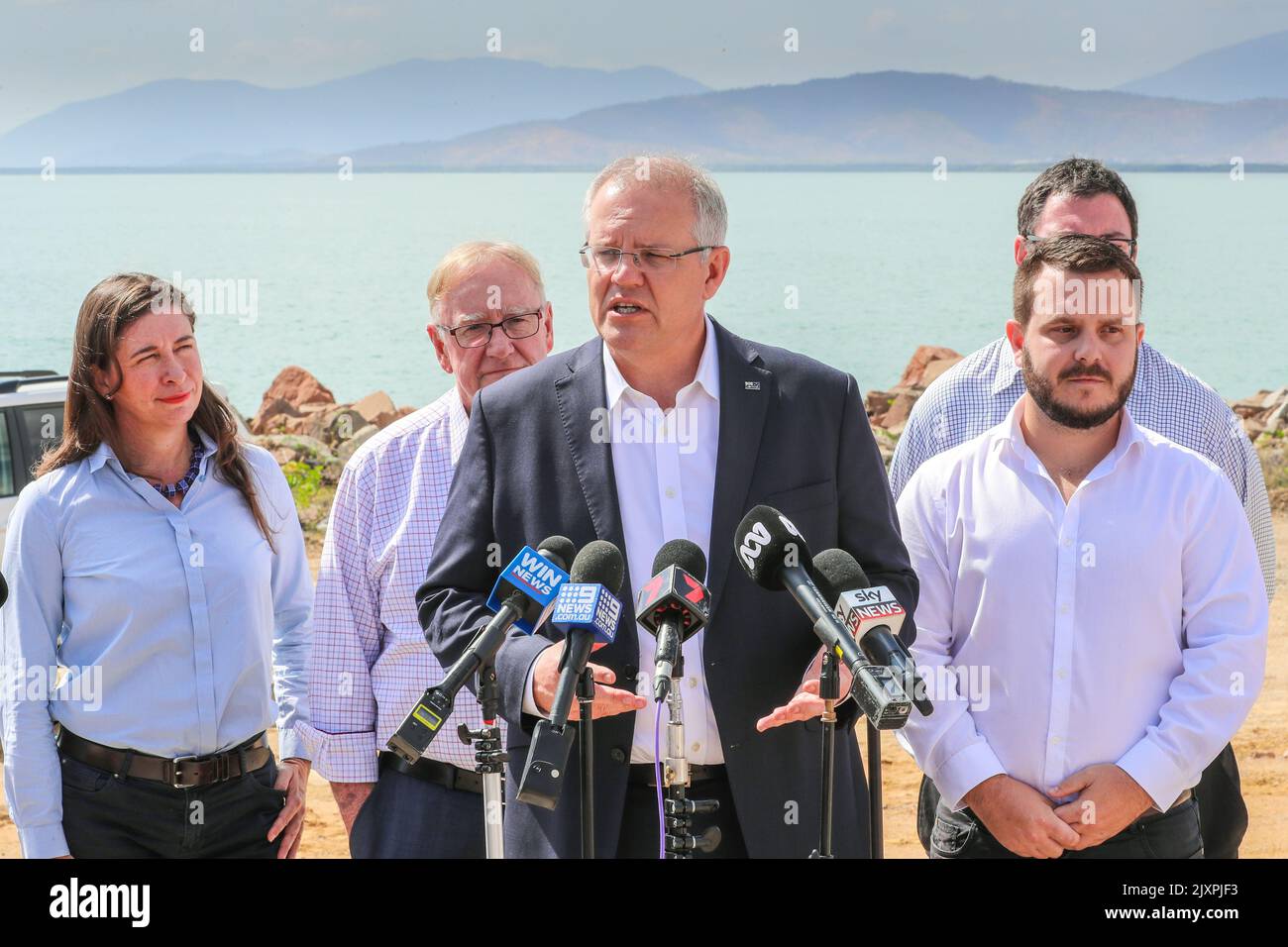 Australian Prime Minister Scott Morrison with LNP candidate for the ...