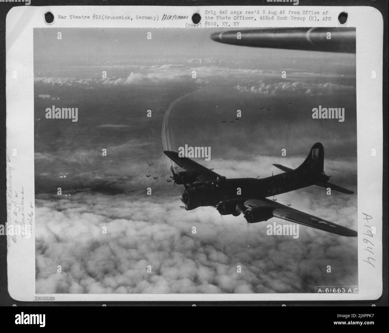 8Th Air Force Boeing B-17 Flying Fortresses Of The 452Nd Bomb Group ...