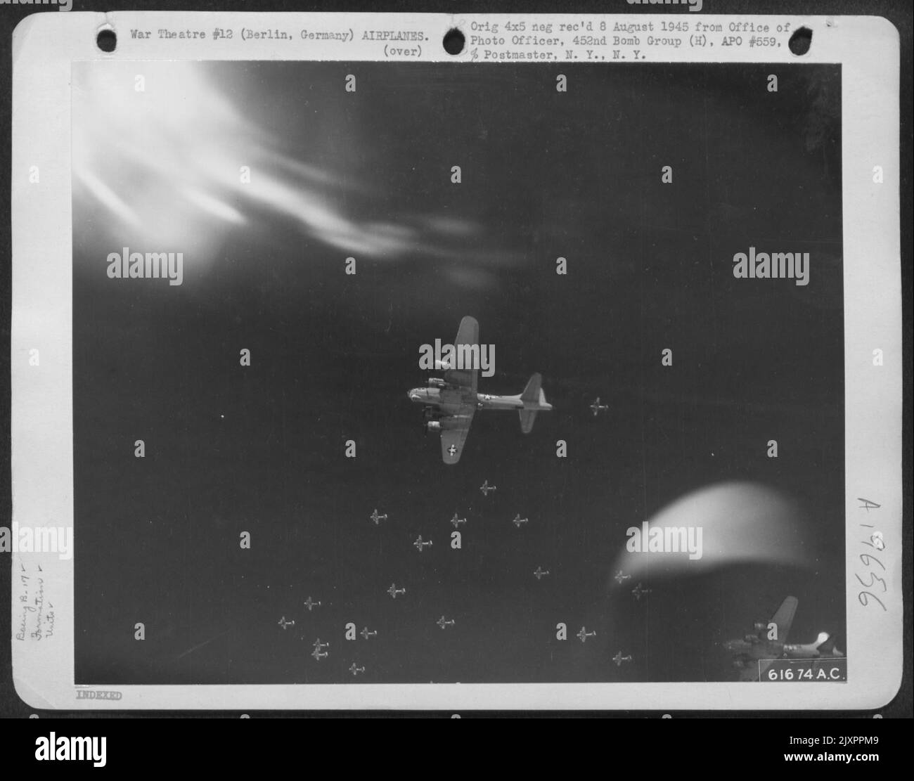 Forts Ride Again! This Formation Of Boeing B-17 Flying Fortresses Of ...