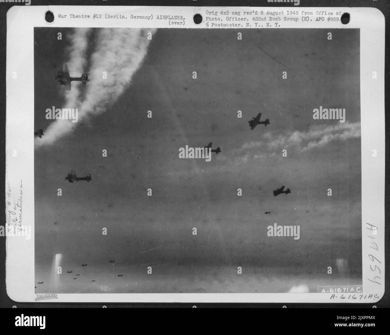 Vapor trails of b 17 flying fortresses Black and White Stock Photos ...