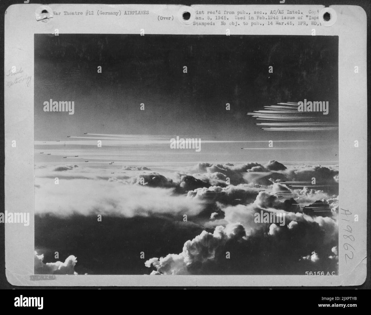 Eighth Air Force Combat Wing en route to bomb targets in Germany Stock ...