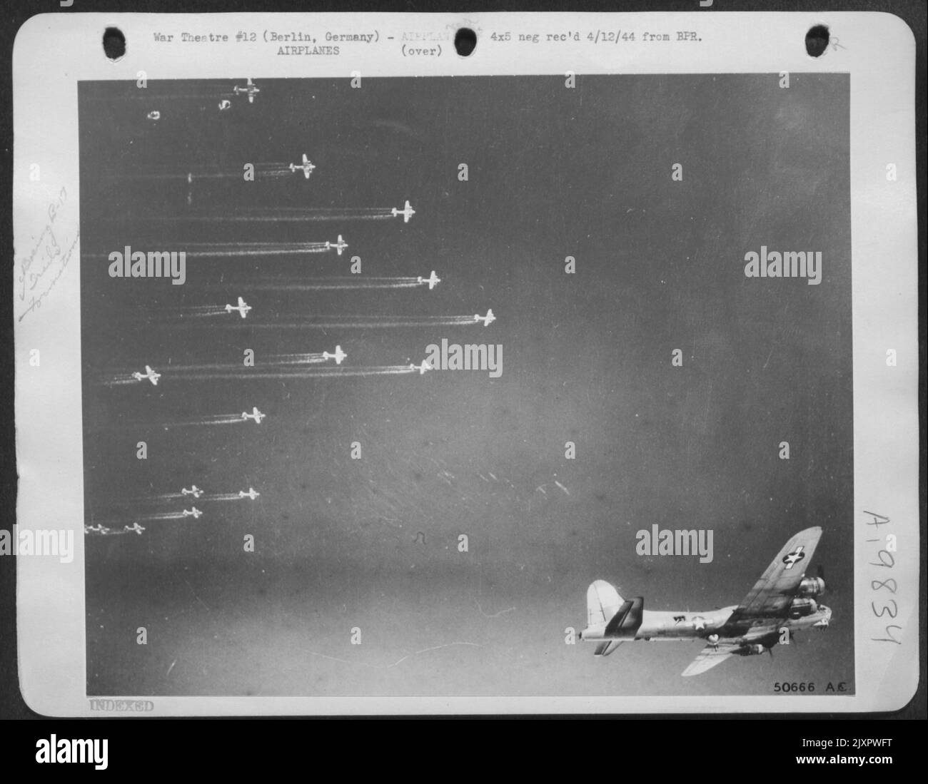 B 17 flying fortresses hi-res stock photography and images - Alamy