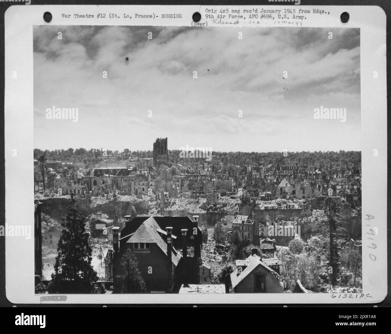 1944 st lo hi-res stock photography and images - Alamy