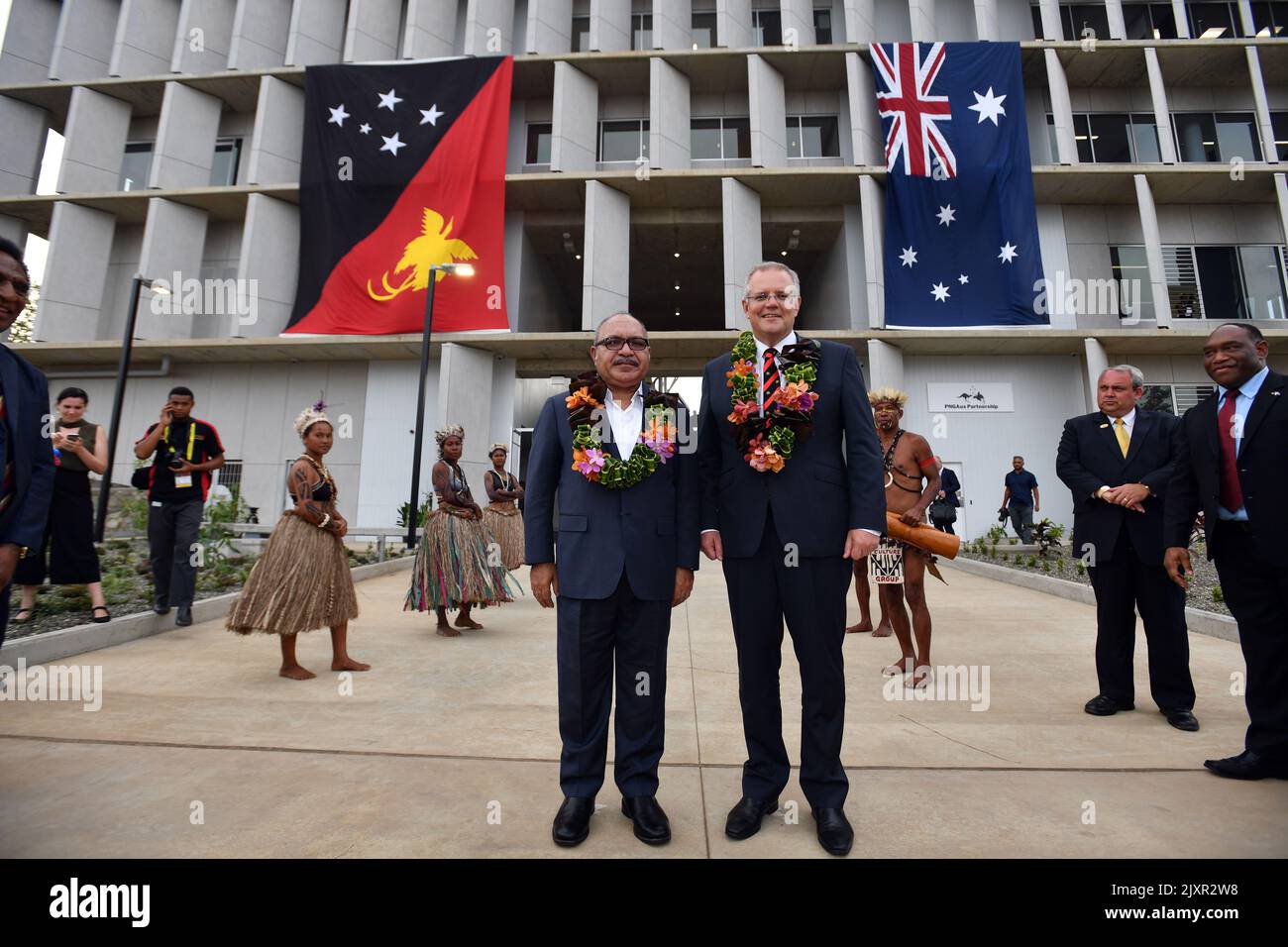 Papua New Guinea Prime Minister Peter O'Neil and Australia's Prime ...