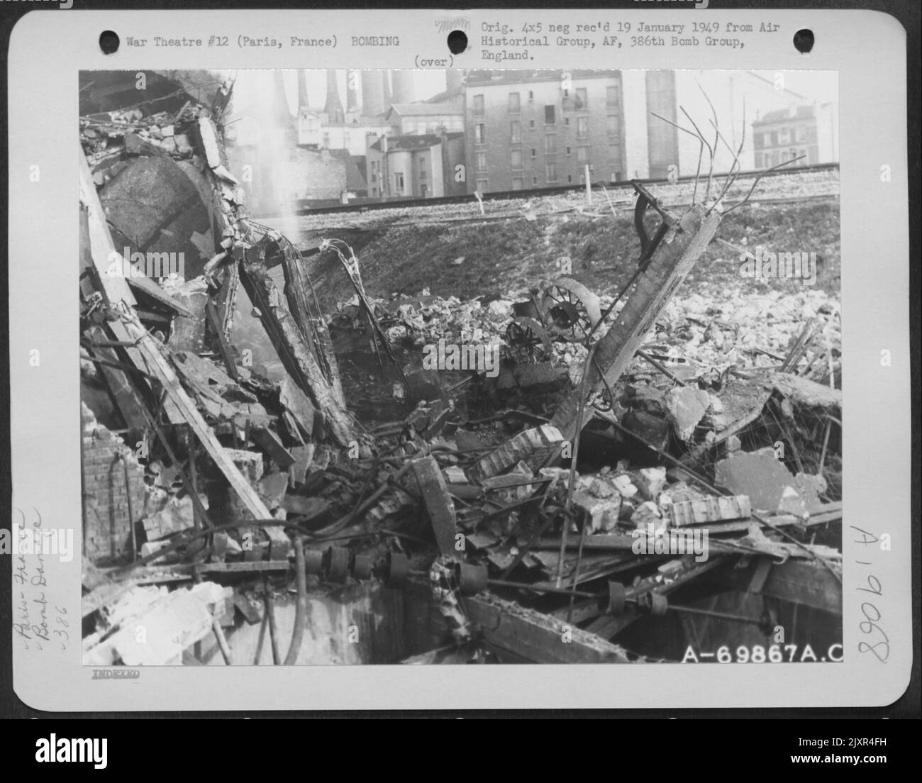 Wrecked buildings Black and White Stock Photos & Images - Alamy