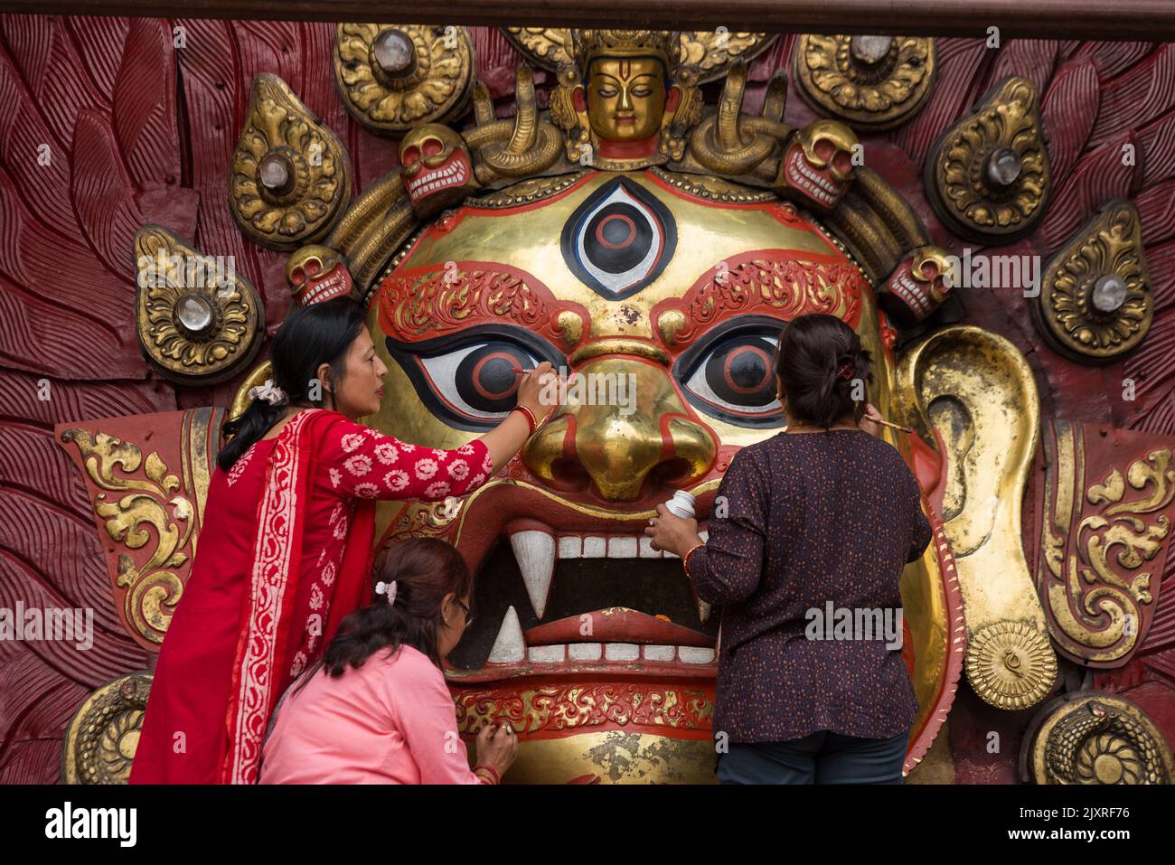 Kathmandu, Nepal. 7th Sep, 2022. An artist gives final touches on the ...