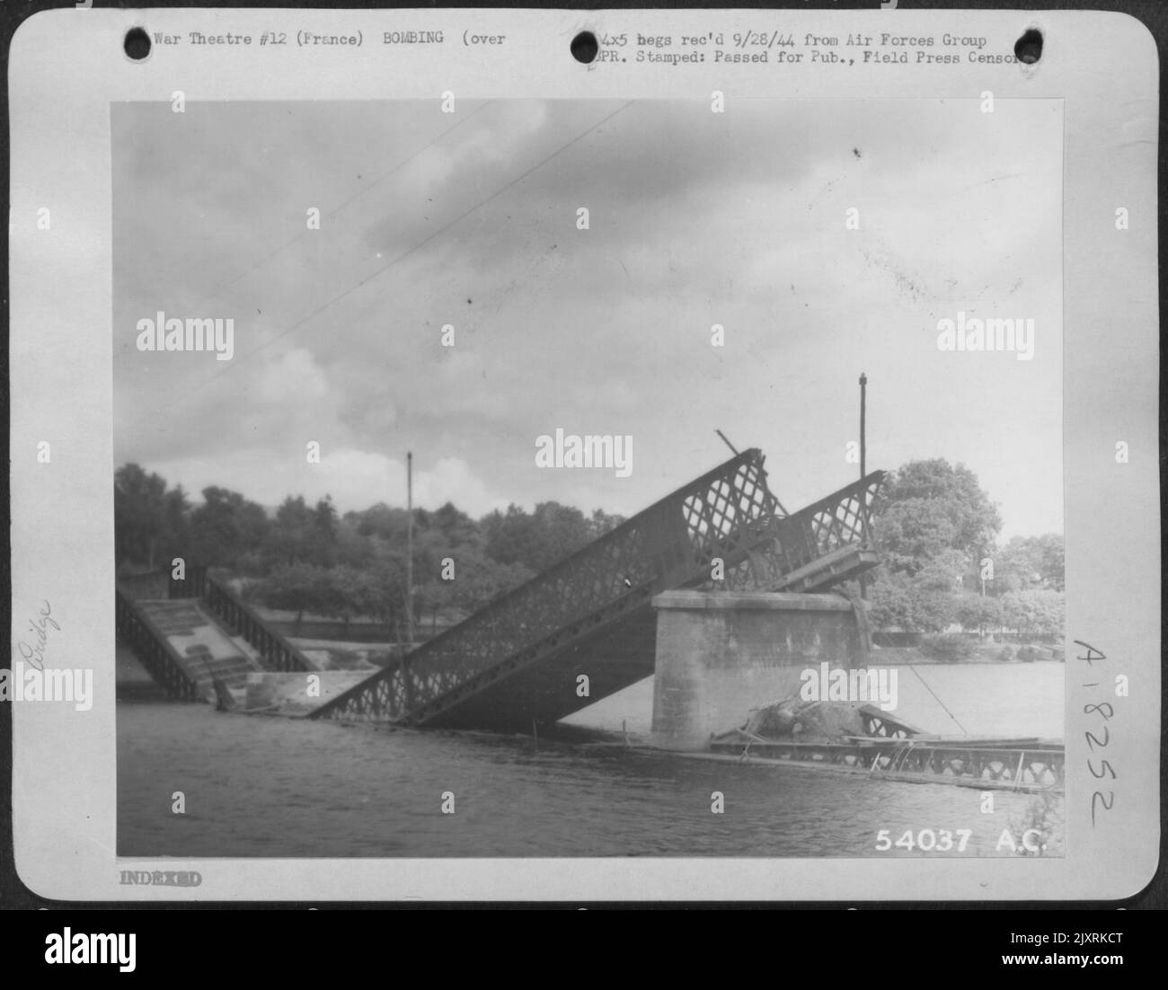 Bomb sighting hi-res stock photography and images - Alamy