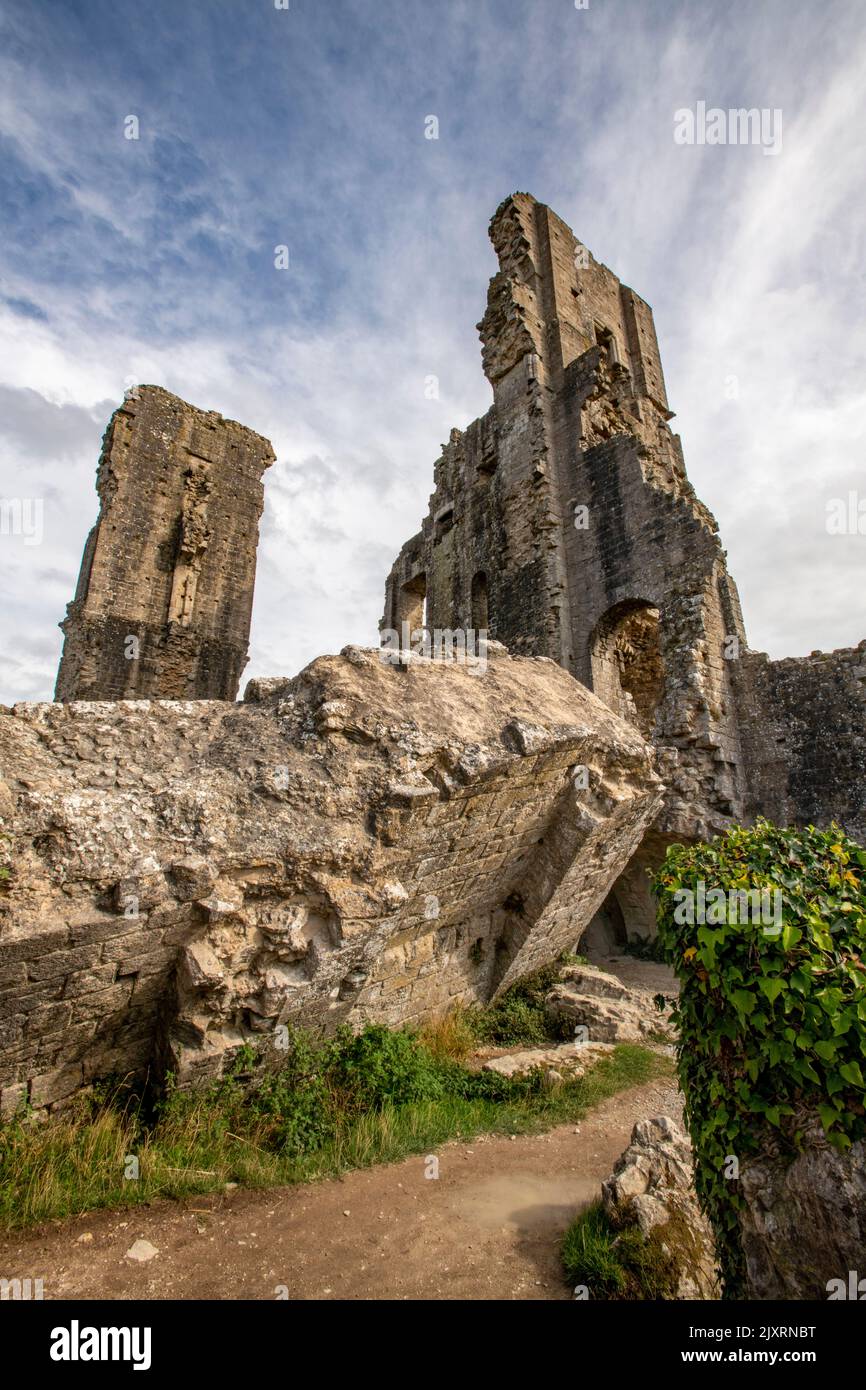 ruins of the 11th century corfe castle on the isle of purbeck in dorset ...
