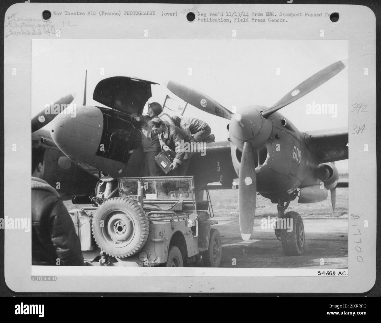 Col. Robert C. Aldridge (left) of Manchester, N.H., and Sgt Frank A ...