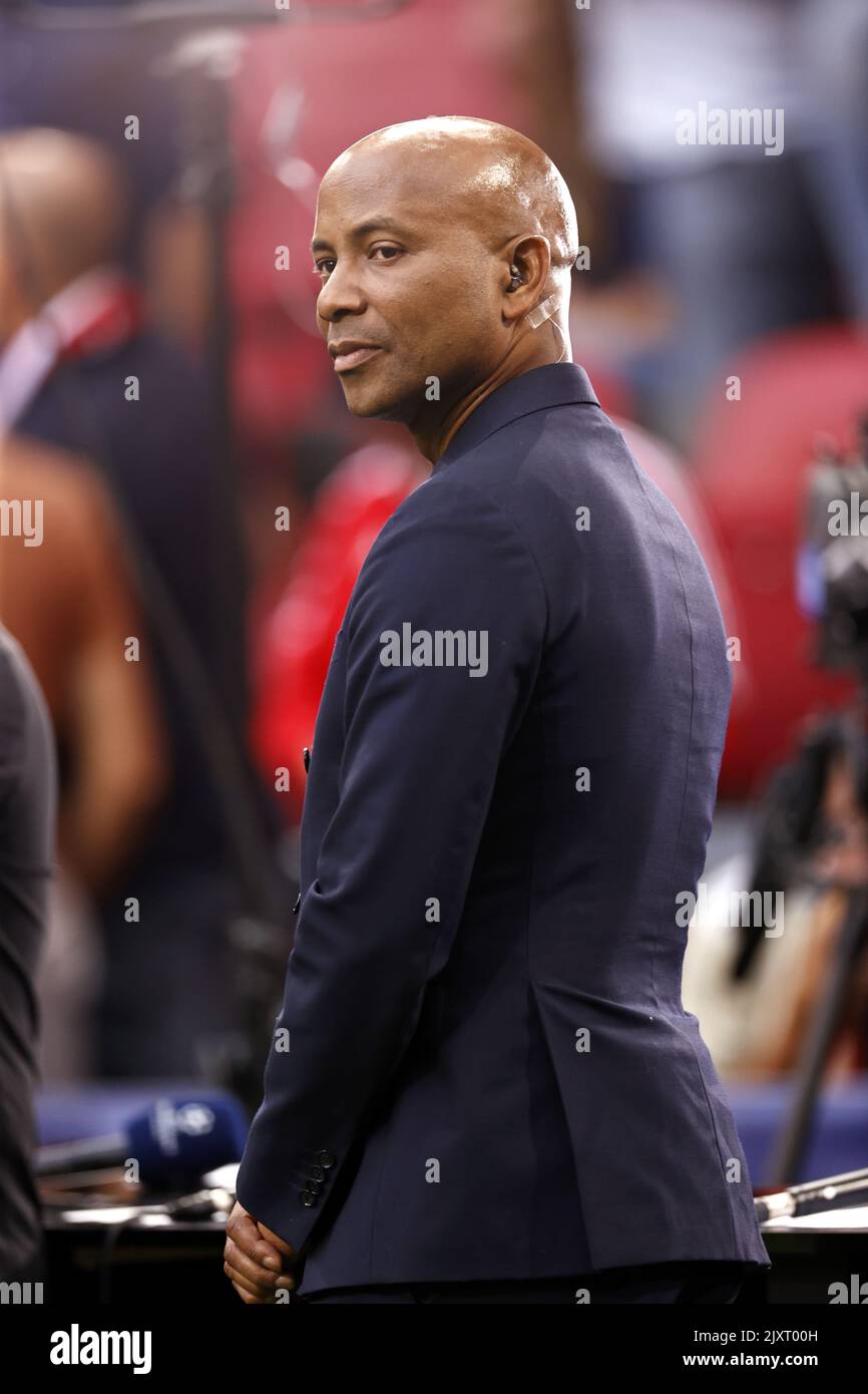Group stage shaved head hi-res stock photography and images - Alamy