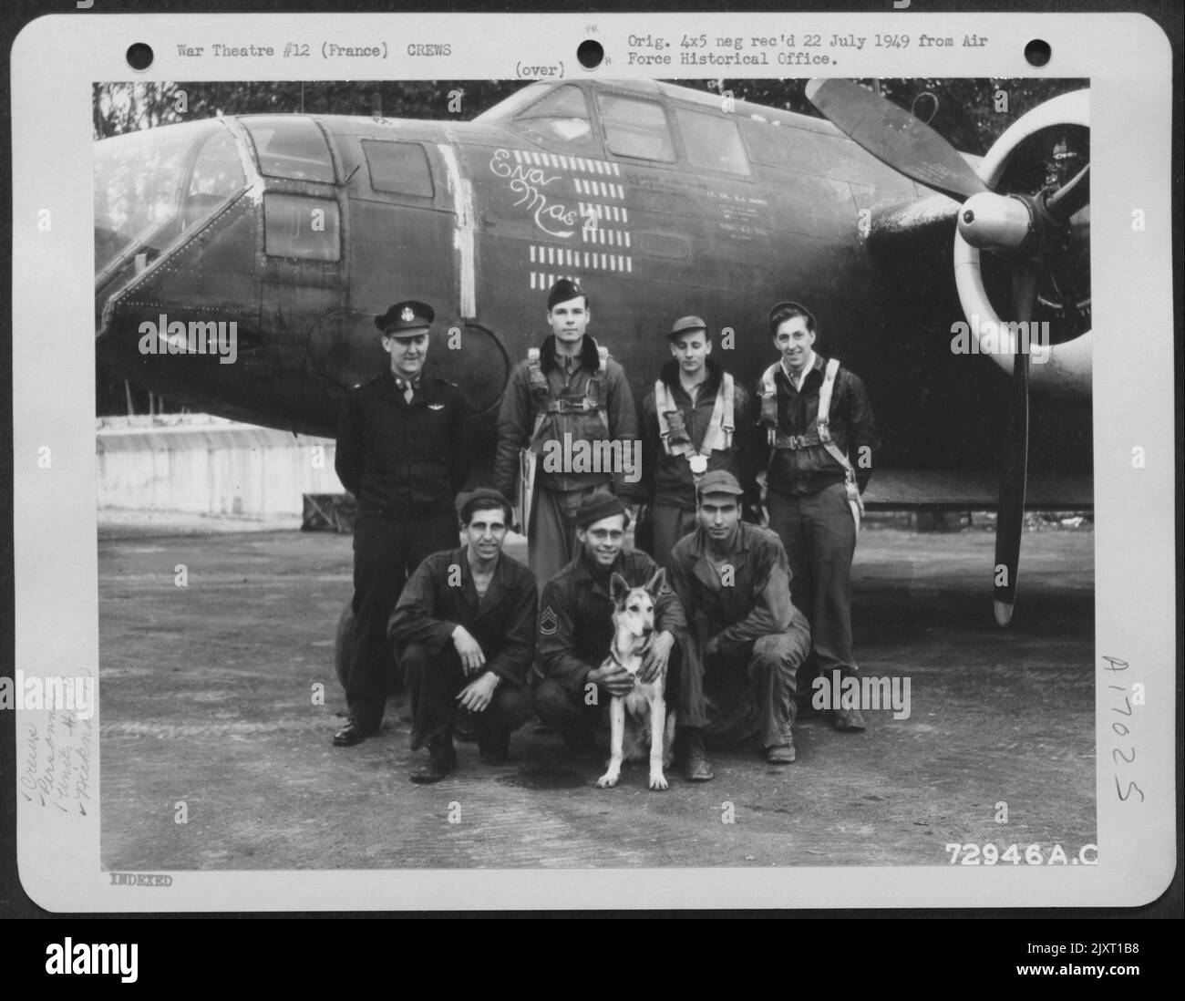 Eva air crew hi-res stock photography and images - Alamy