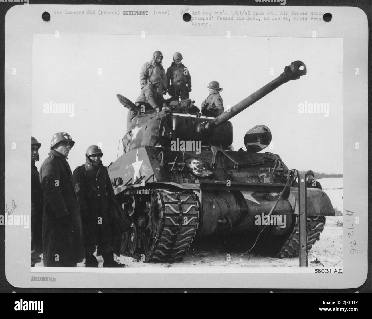 Muzzle of the tank hi-res stock photography and images - Alamy