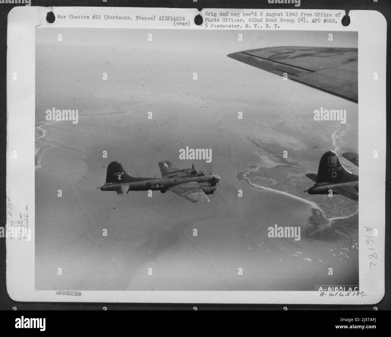 452nd bomb group b 17 hi-res stock photography and images - Alamy