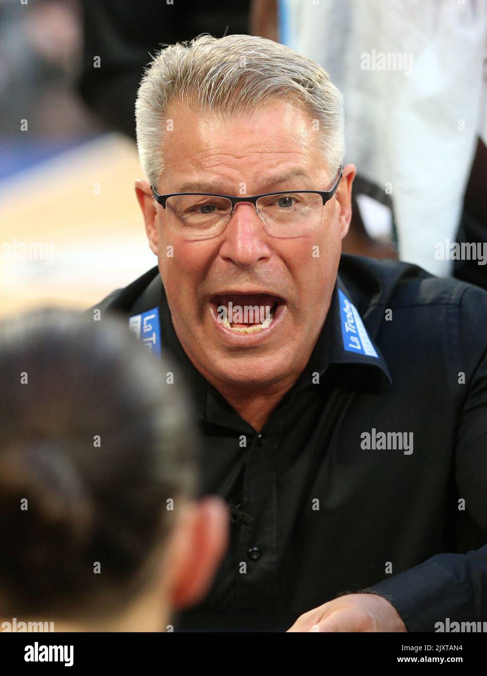 Melbourne United coach Dean Vickerman speaks to his players during the ...