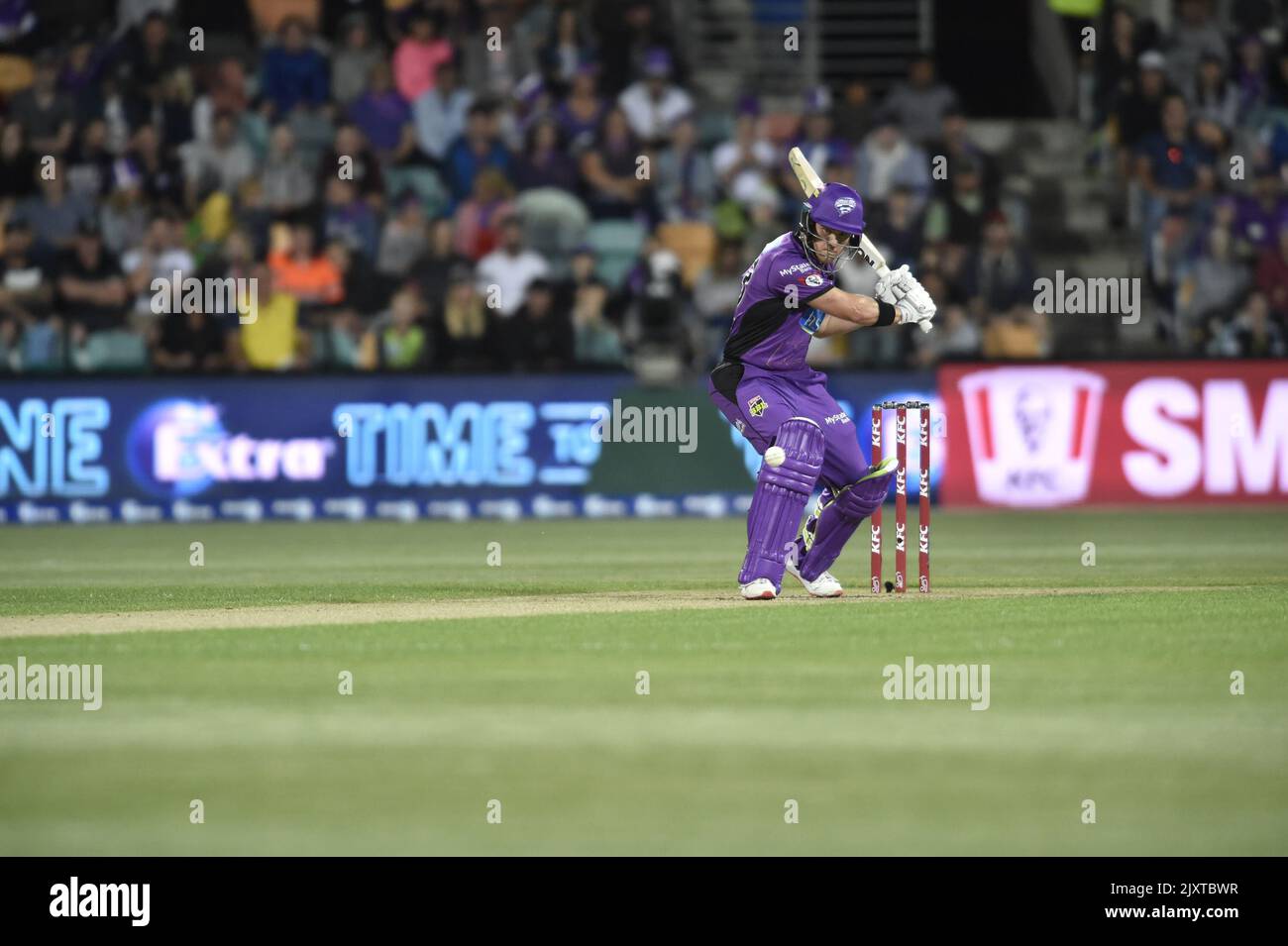 D'arcy Short batting during the Big Bash League (BBL) match between the ...