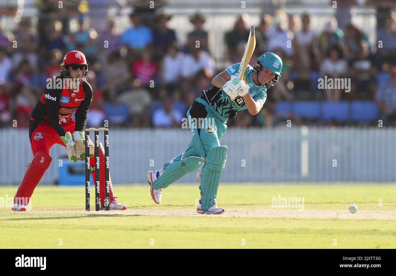 Josie Dooley of the Heat bats during the Women's Big Bash League (WBBL ...