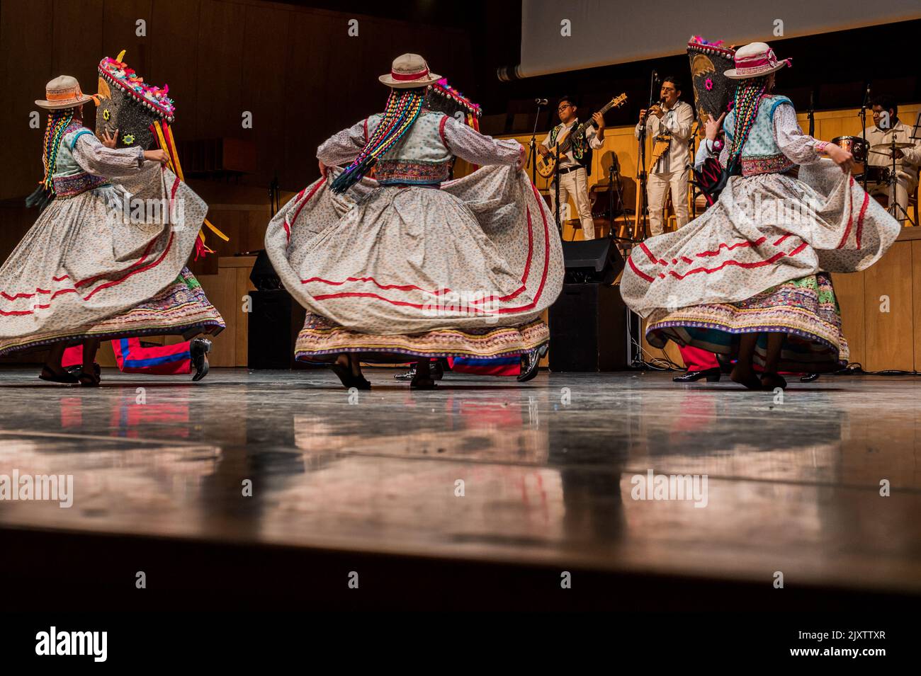 Jallmay alto folclor hi-res stock photography and images - Alamy