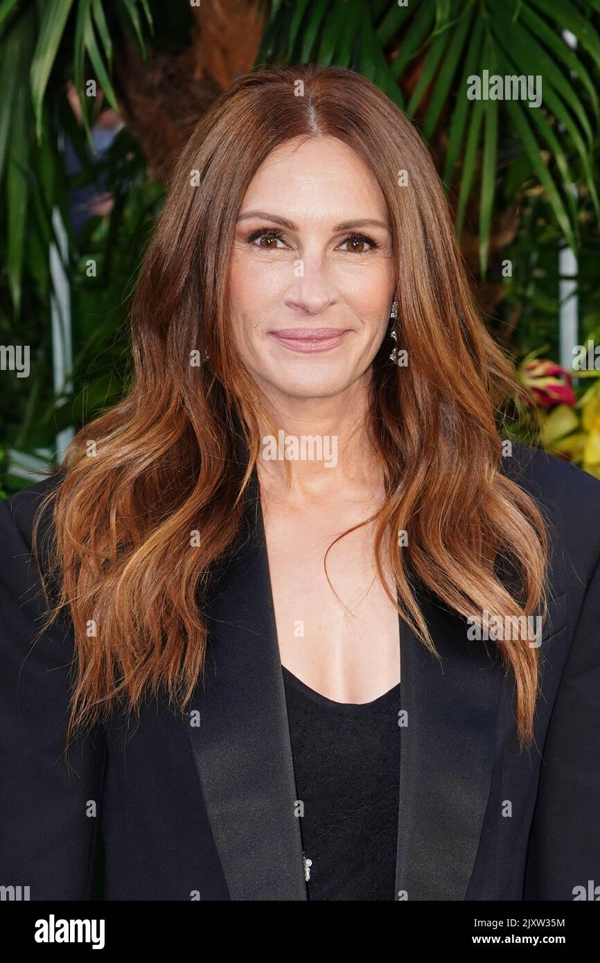 Julia Roberts attends the world premiere of Ticket to Paradise at Odeon Luxe in London. Picture ...