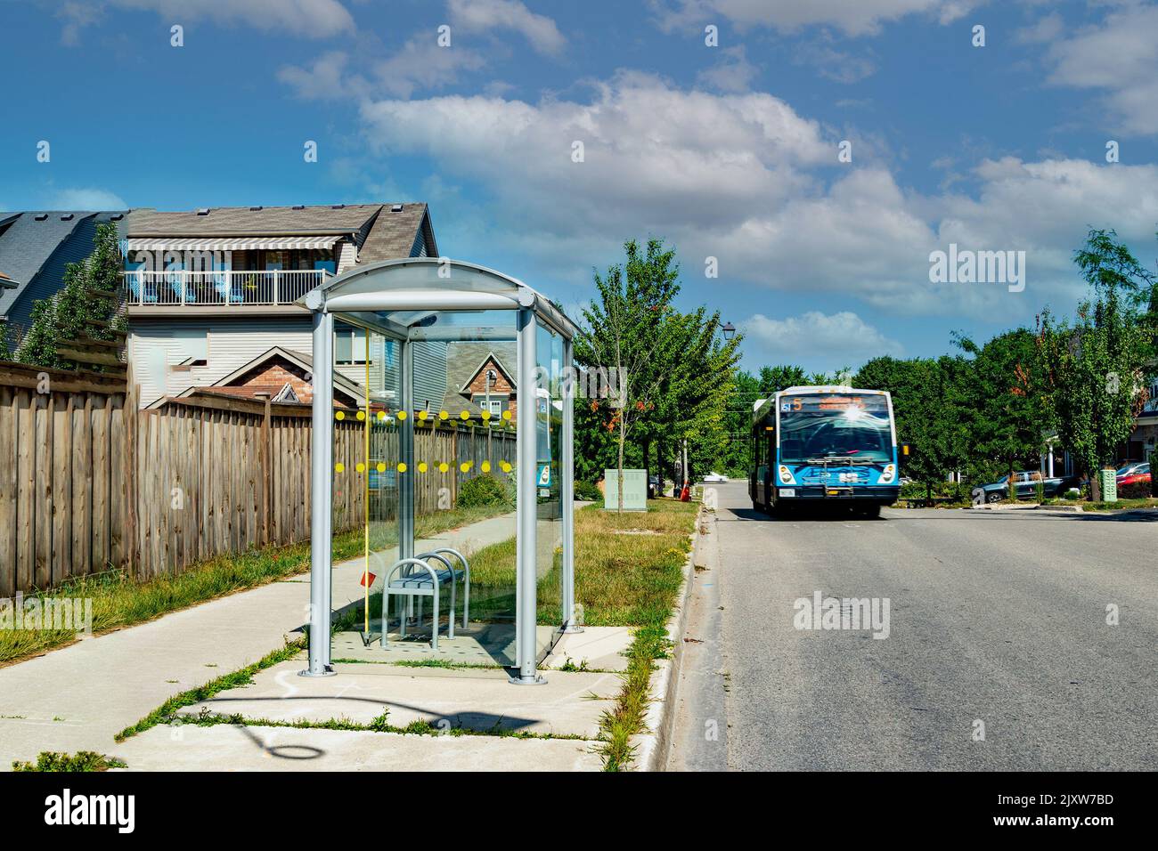 Urban bus stop hi-res stock photography and images - Alamy
