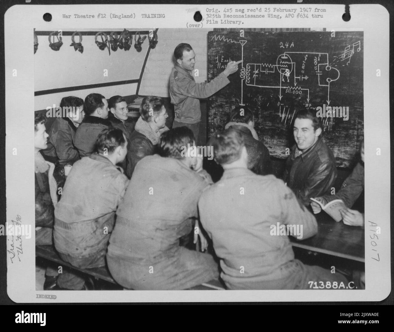 Men Of The 390Th Bomb Group Attend A Class In Radio Instruction At ...