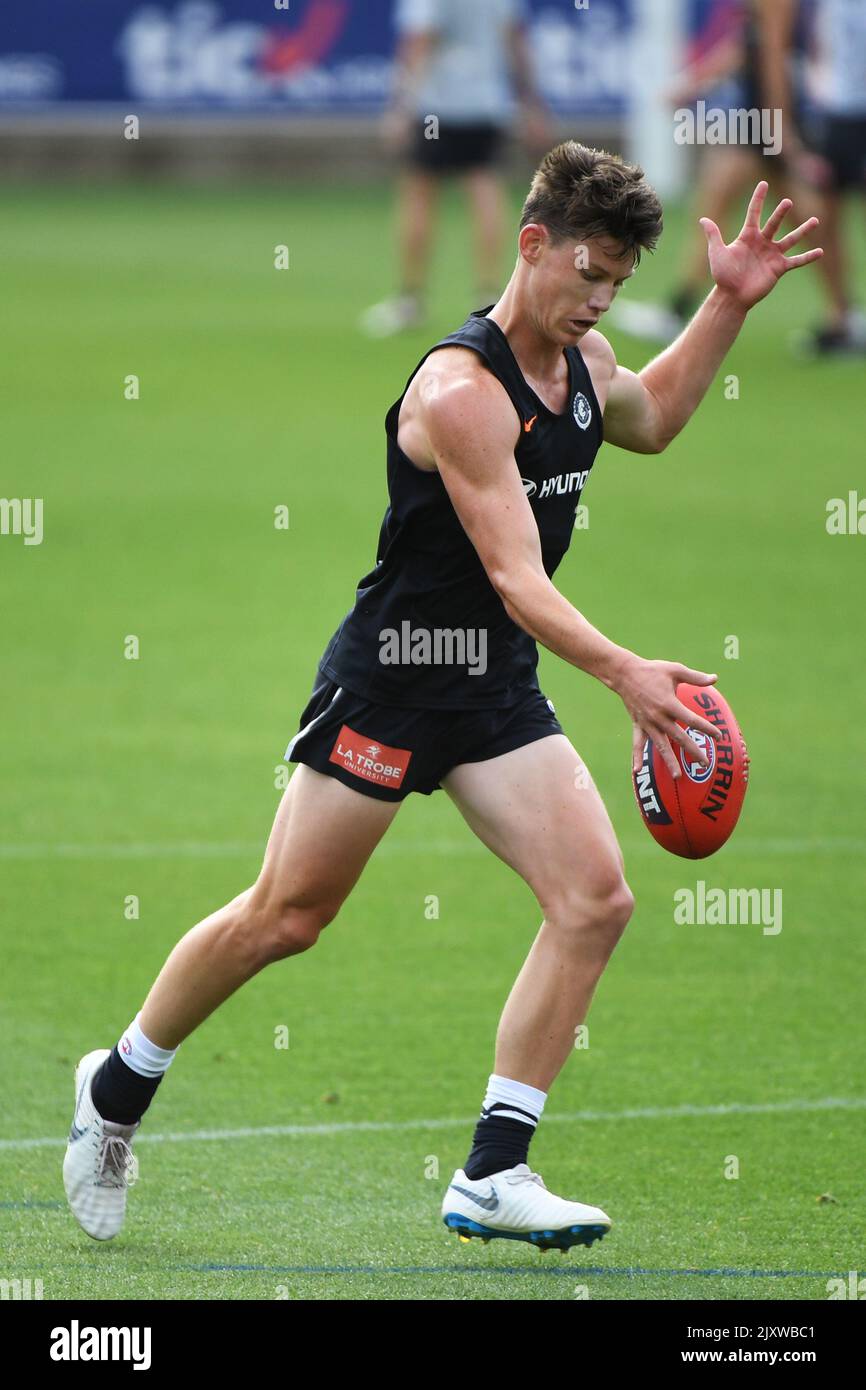 Sam Walsh kicks the ball during the Carlton Football Club's team ...