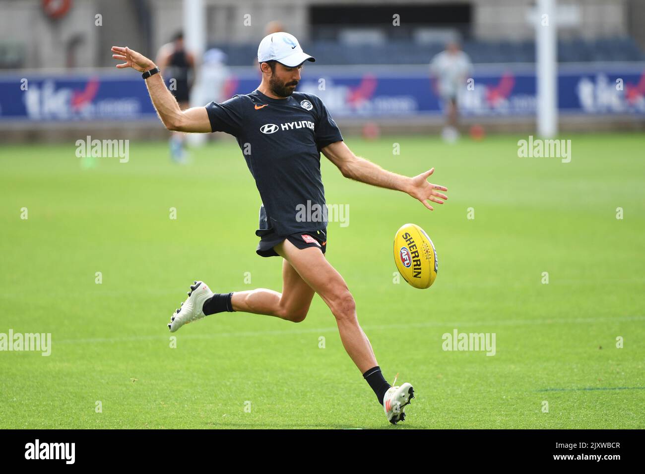 Kade Simpson kicks the ball during the Carlton Football Club's team ...