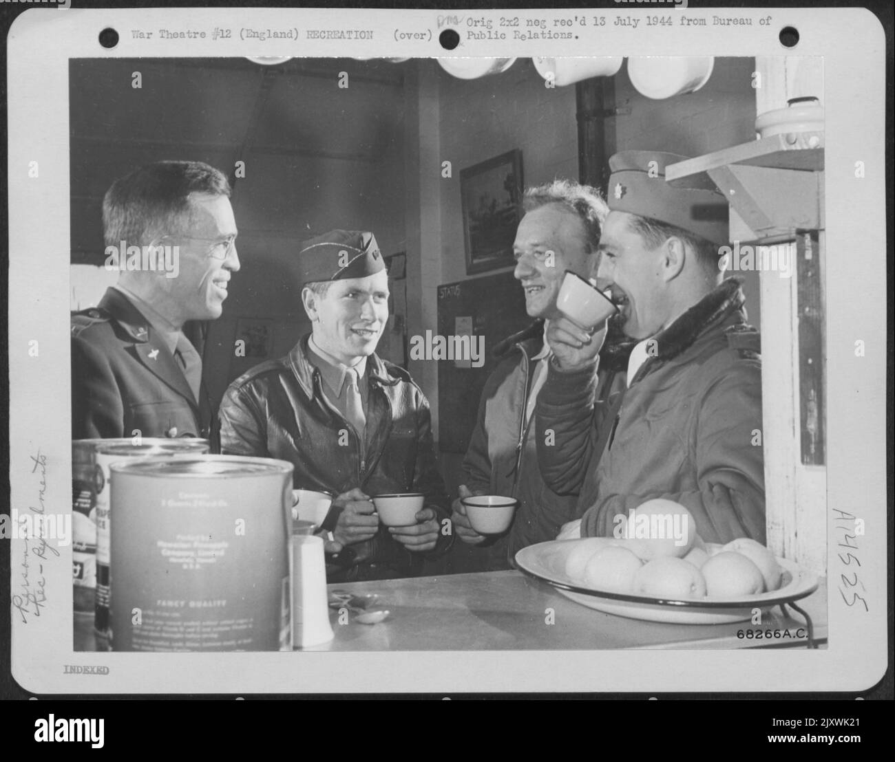 Pilots ready room hi-res stock photography and images - Alamy