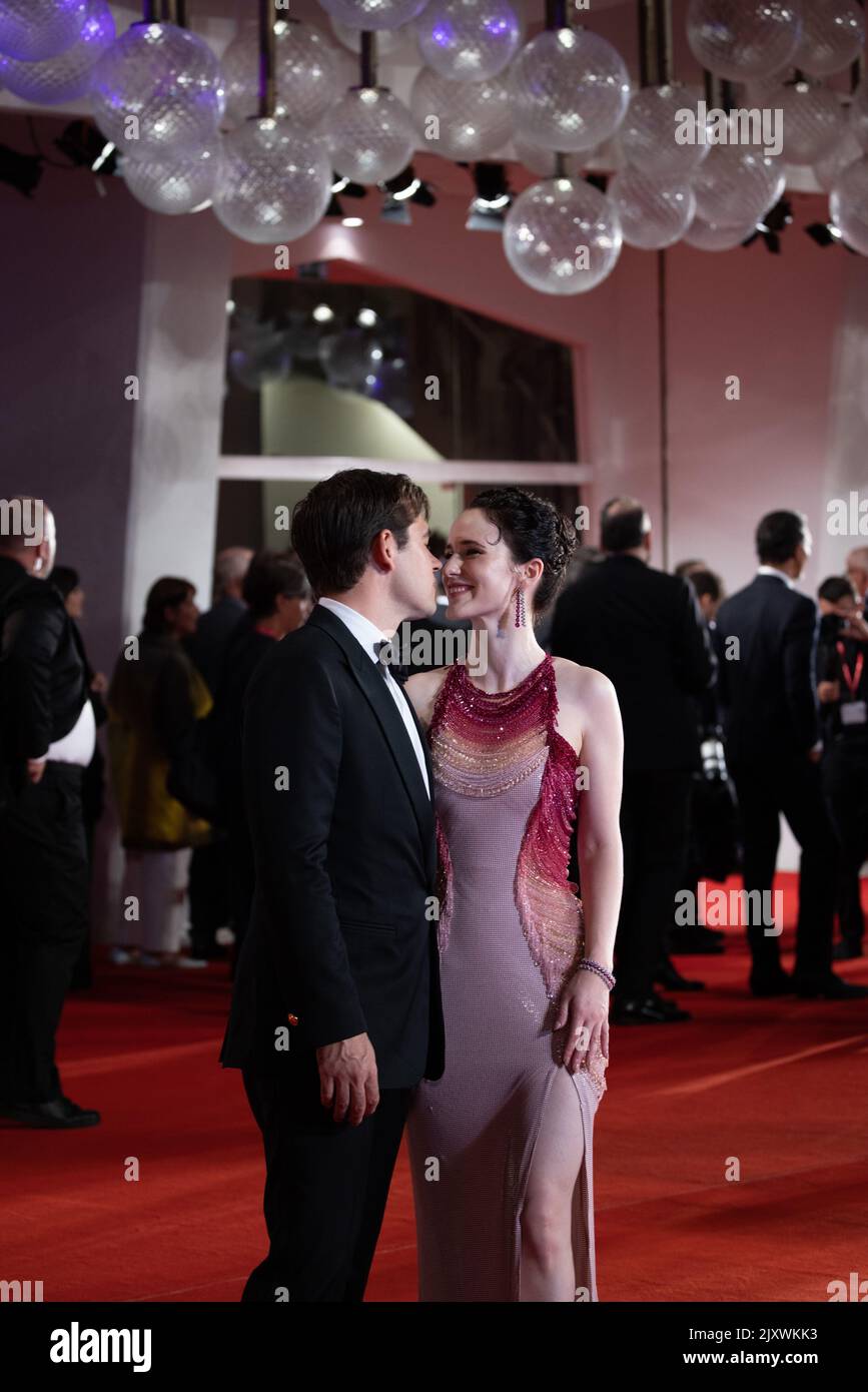 Rachel Brosnahan and her husband Jason Ralph attends the "Dead For A ...